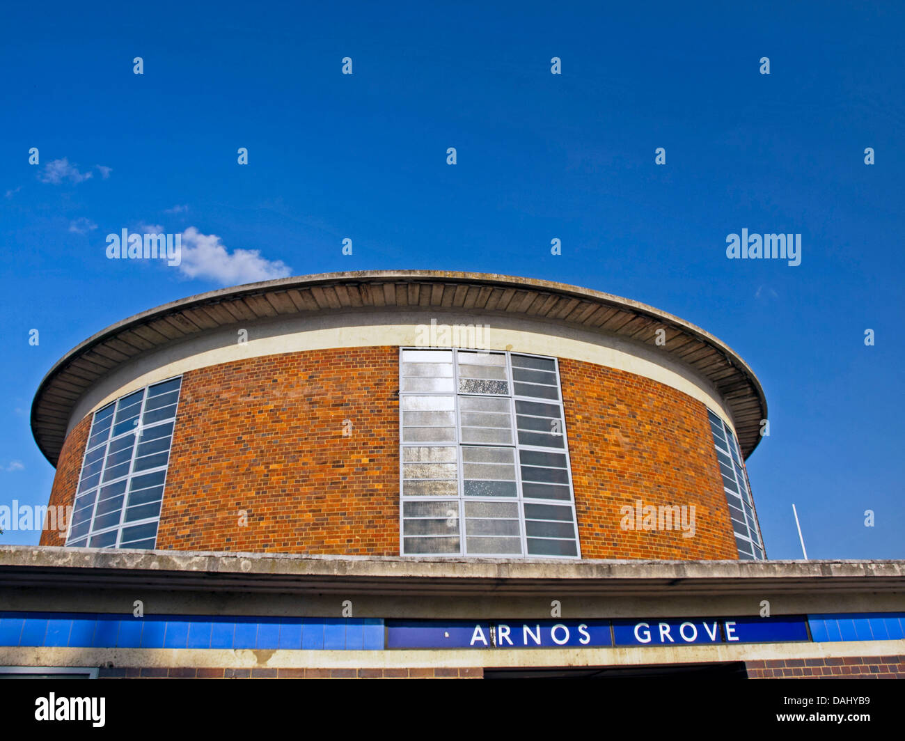 Arnos grove london hi-res stock photography and images - Alamy