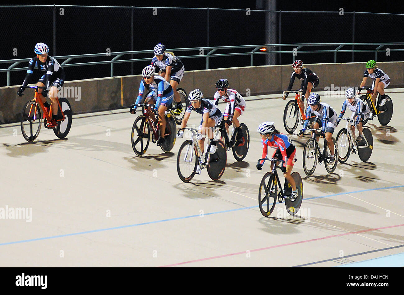 Sprinting form hi-res stock photography and images - Alamy