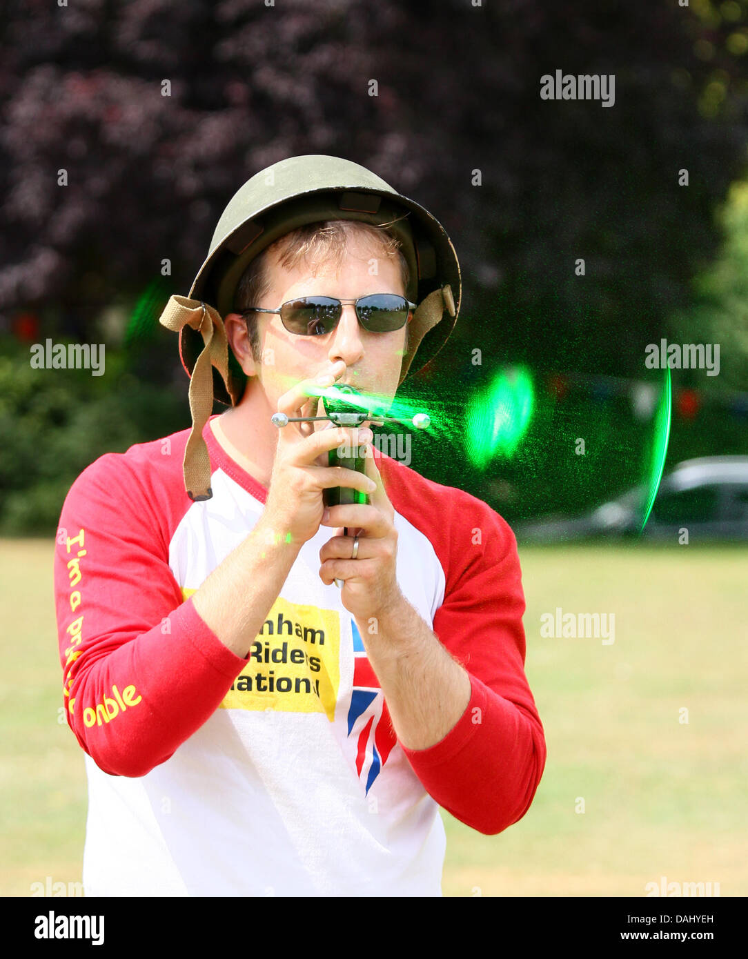 Pea shooter hi-res stock photography and images - Alamy