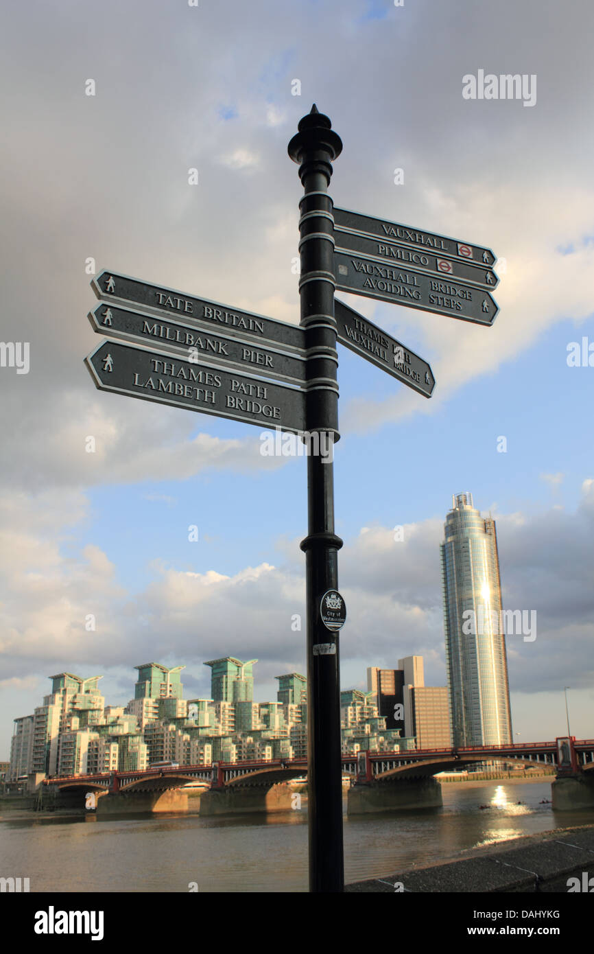 London borough of lambeth sign hi-res stock photography and images - Alamy