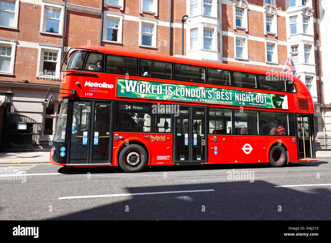 London transport lt bus hi-res stock photography and images - Alamy