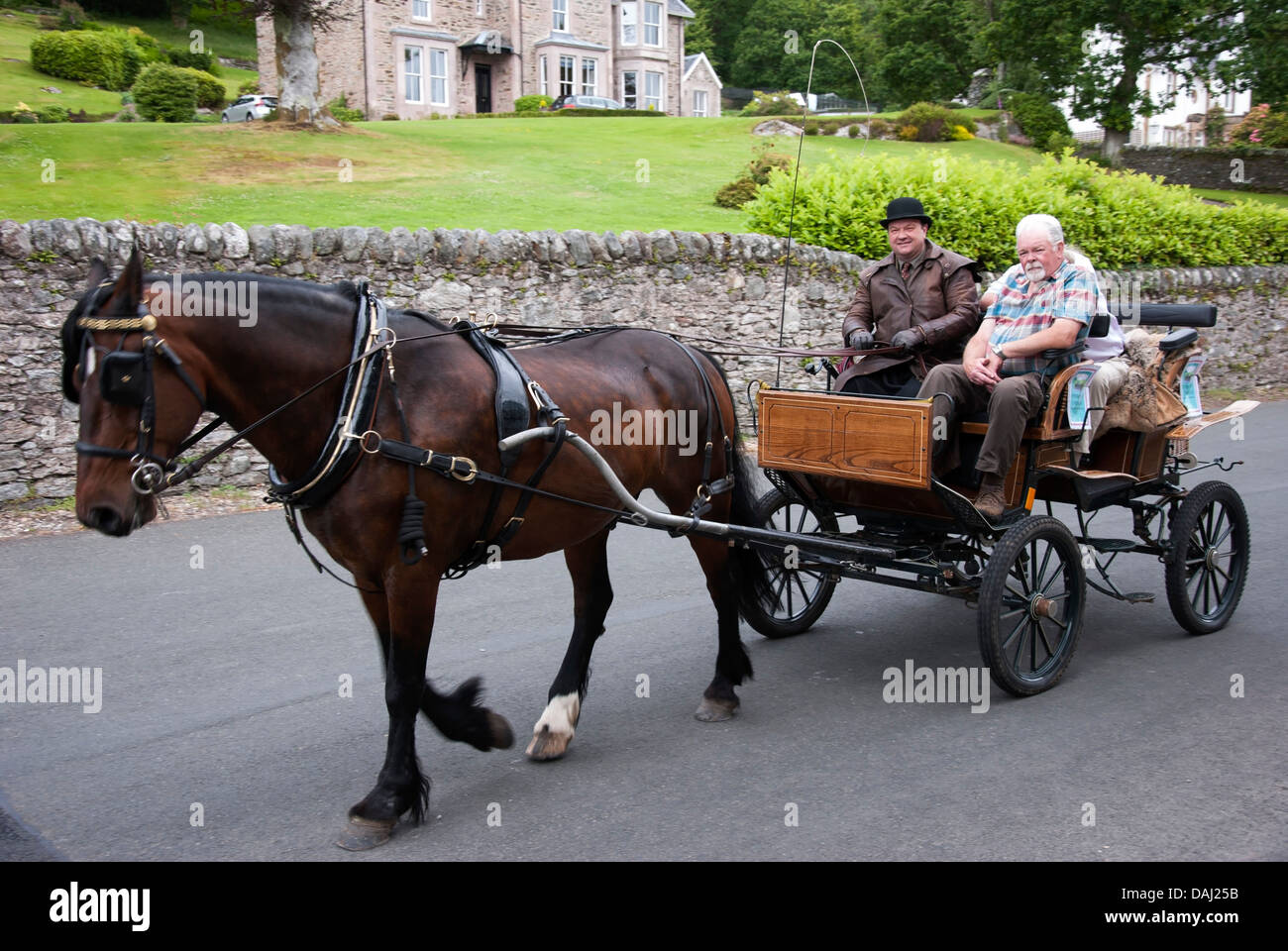 Two wheeled horse drawn carriage hi-res stock photography and images ...
