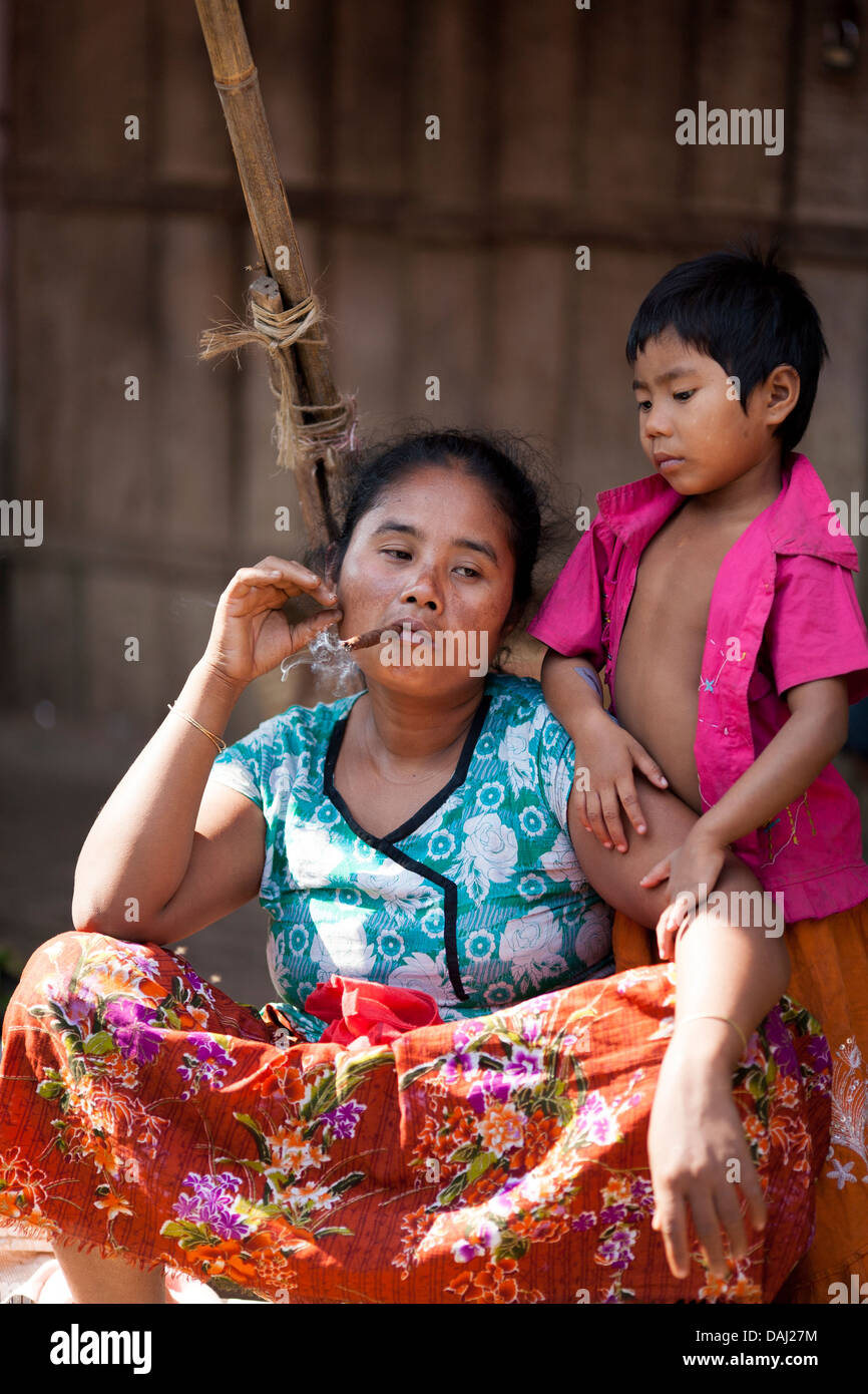 Child Smoking Asia High Resolution Stock Photography and Images - Alamy