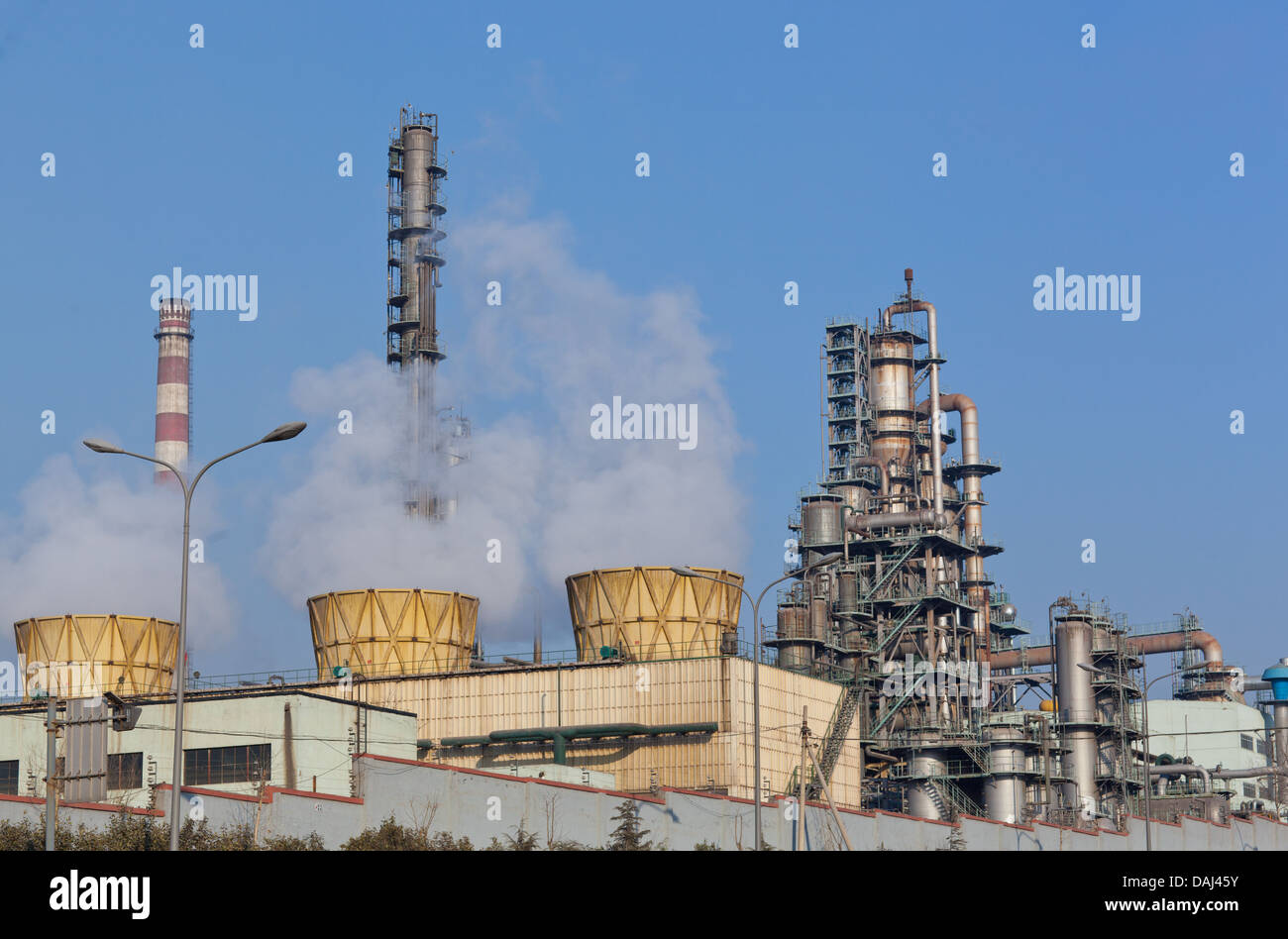 modern Industry, refinery complex Stock Photo - Alamy
