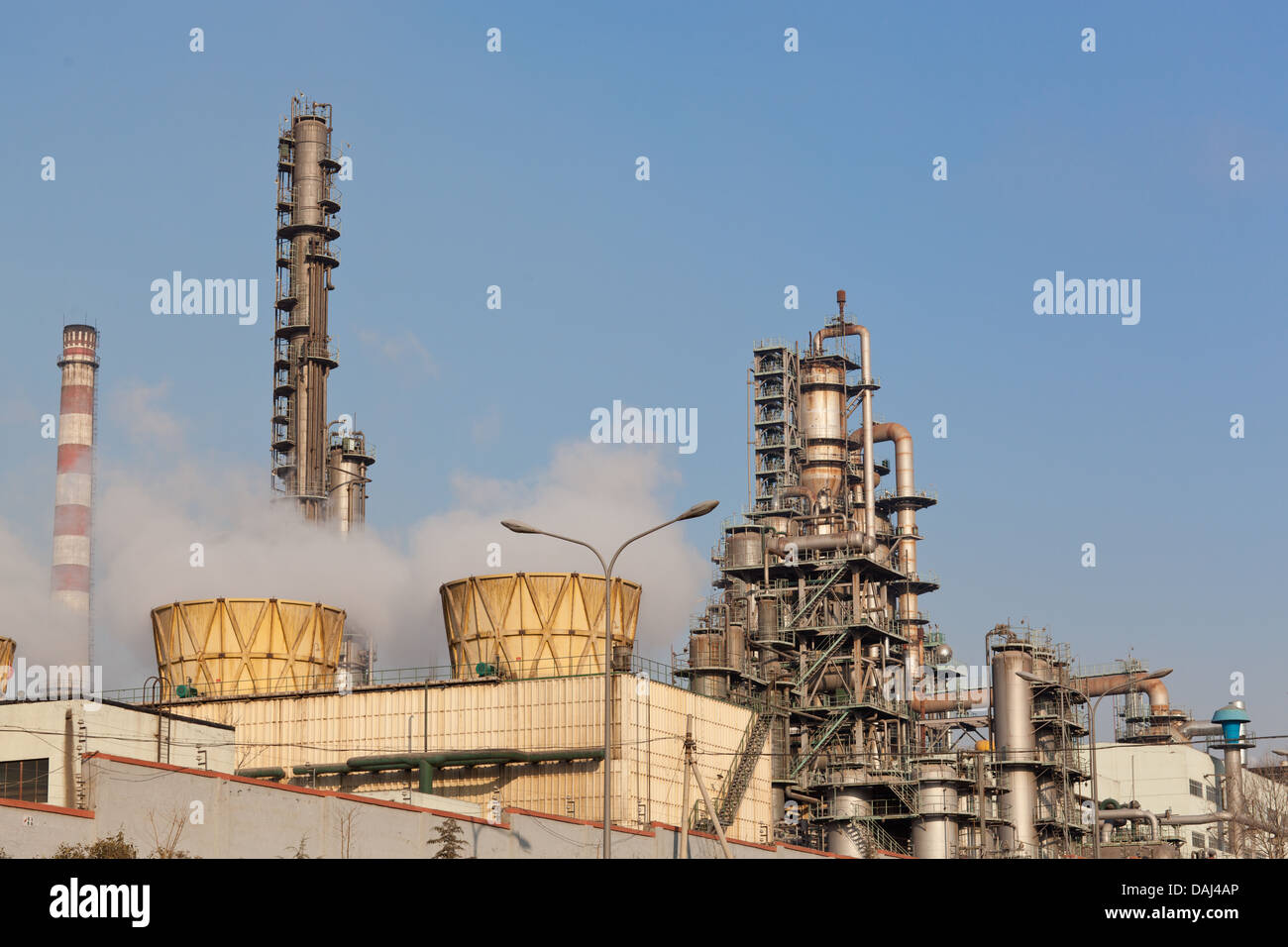 modern Industry, refinery complex Stock Photo - Alamy