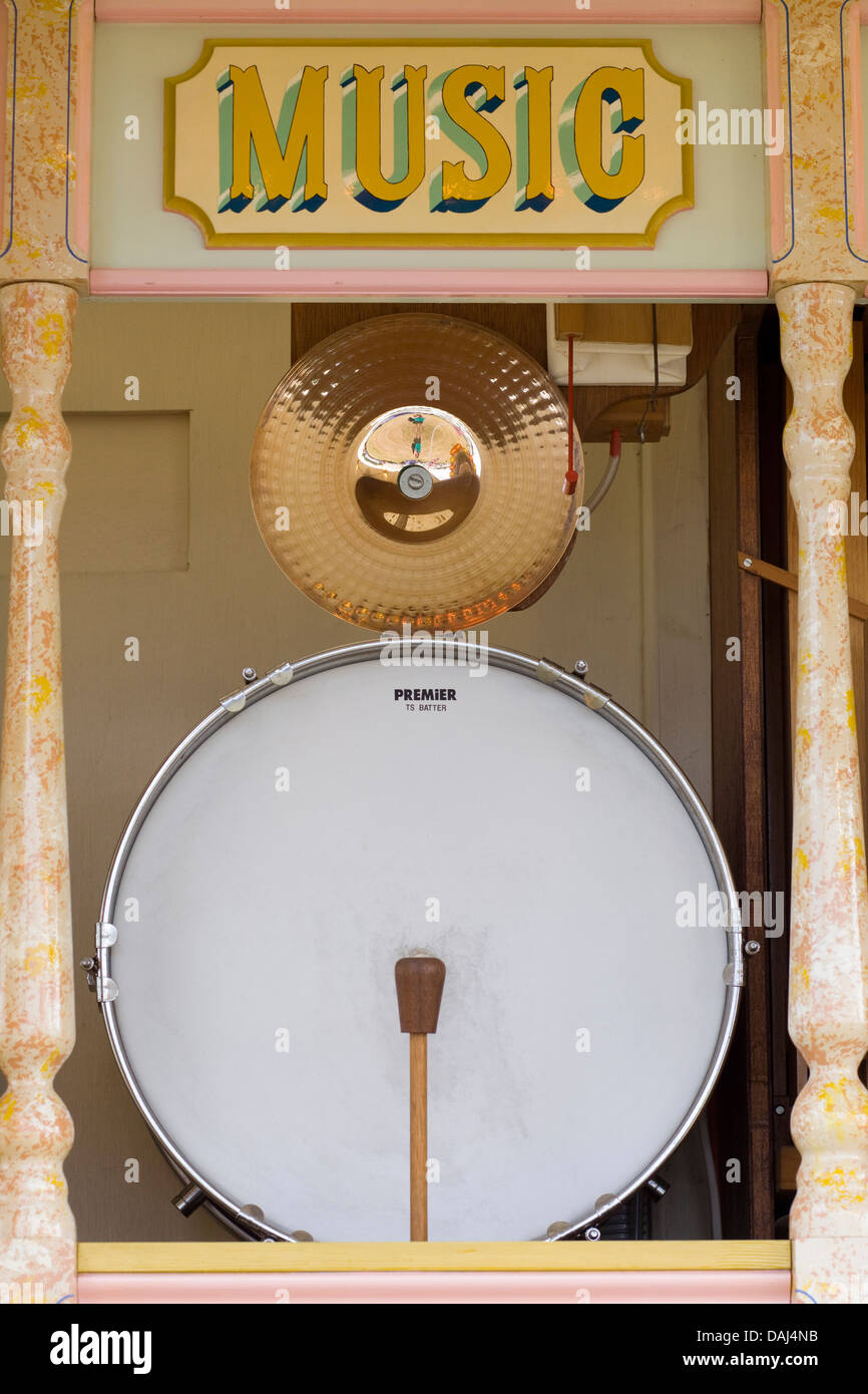 Vintage fairground art hi-res stock photography and images - Alamy