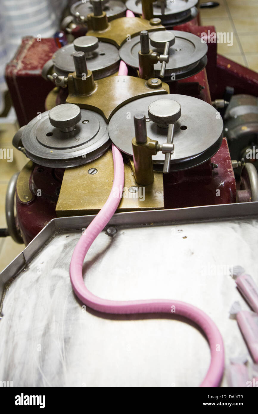Salt water taffy production dolles hi-res stock photography and images ...
