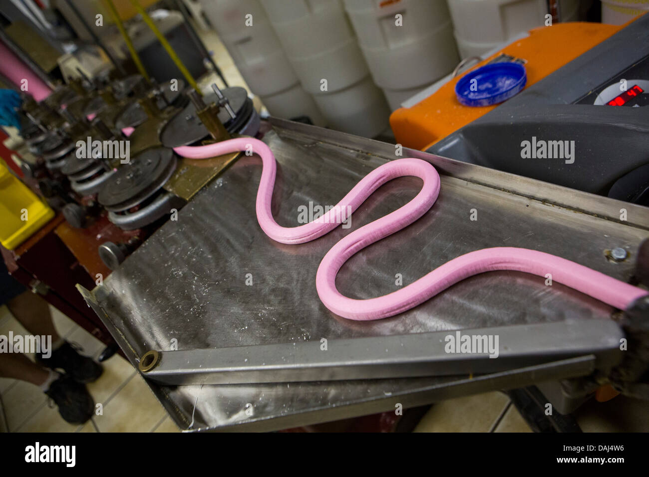 Salt water taffy production at the Dolle's Salt Water Taffy factory in ...