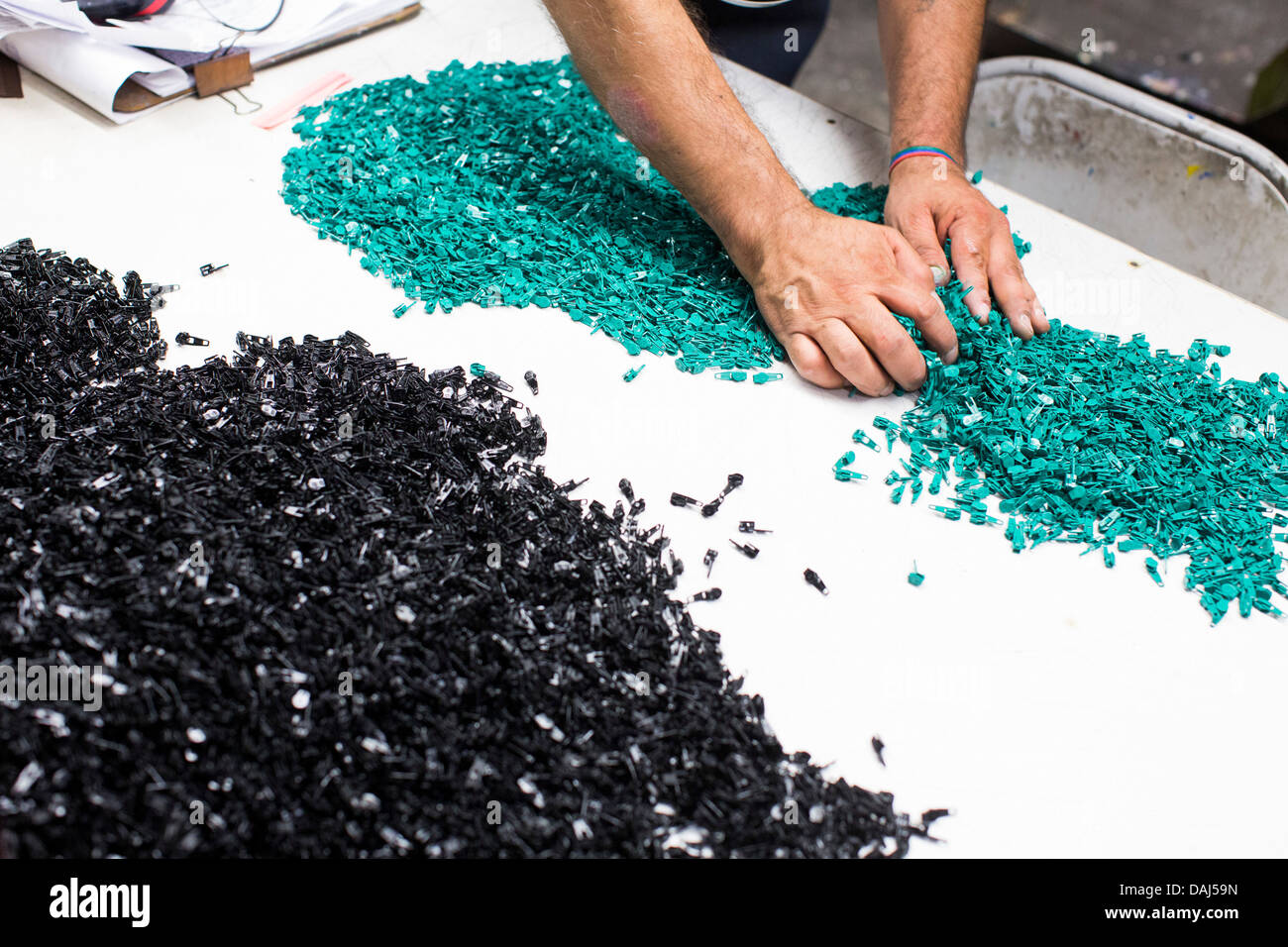 The UCAN zipper factory in downtown Los Angeles Stock Photo - Alamy