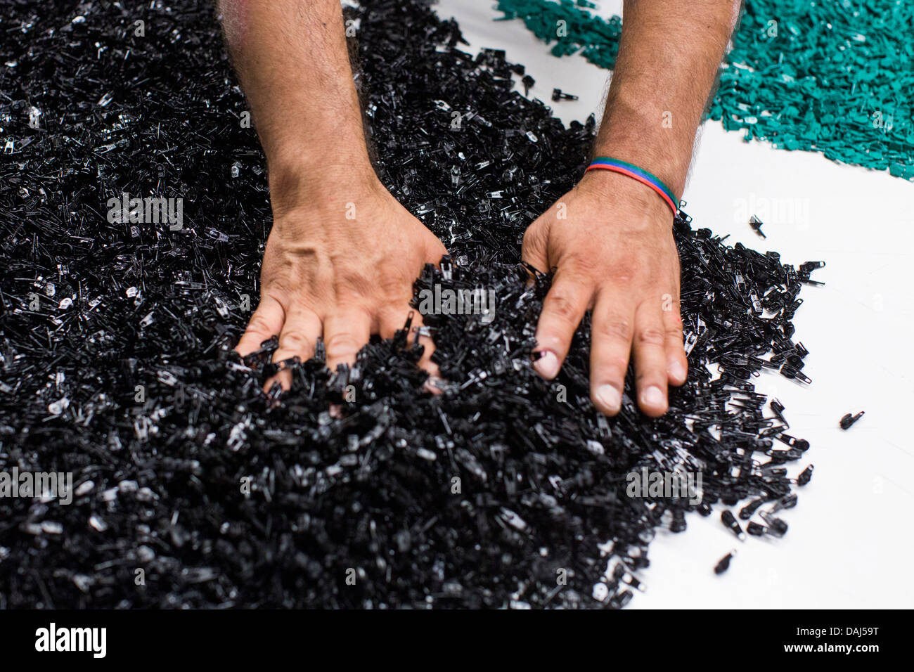 The UCAN zipper factory in downtown Los Angeles Stock Photo - Alamy