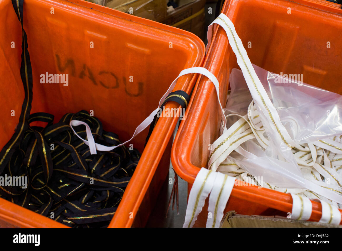 The UCAN zipper factory in downtown Los Angeles Stock Photo - Alamy