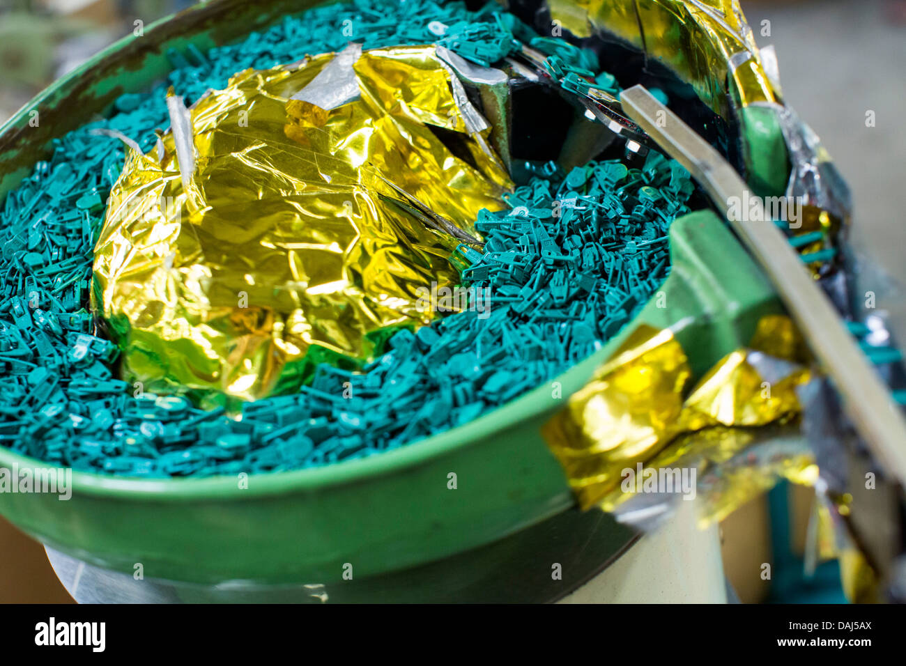 The UCAN zipper factory in downtown Los Angeles Stock Photo - Alamy