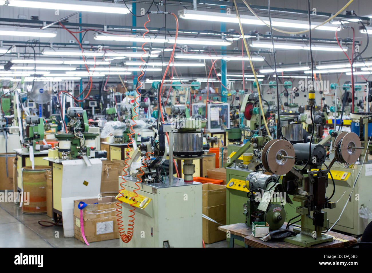 The UCAN zipper factory in downtown Los Angeles Stock Photo - Alamy