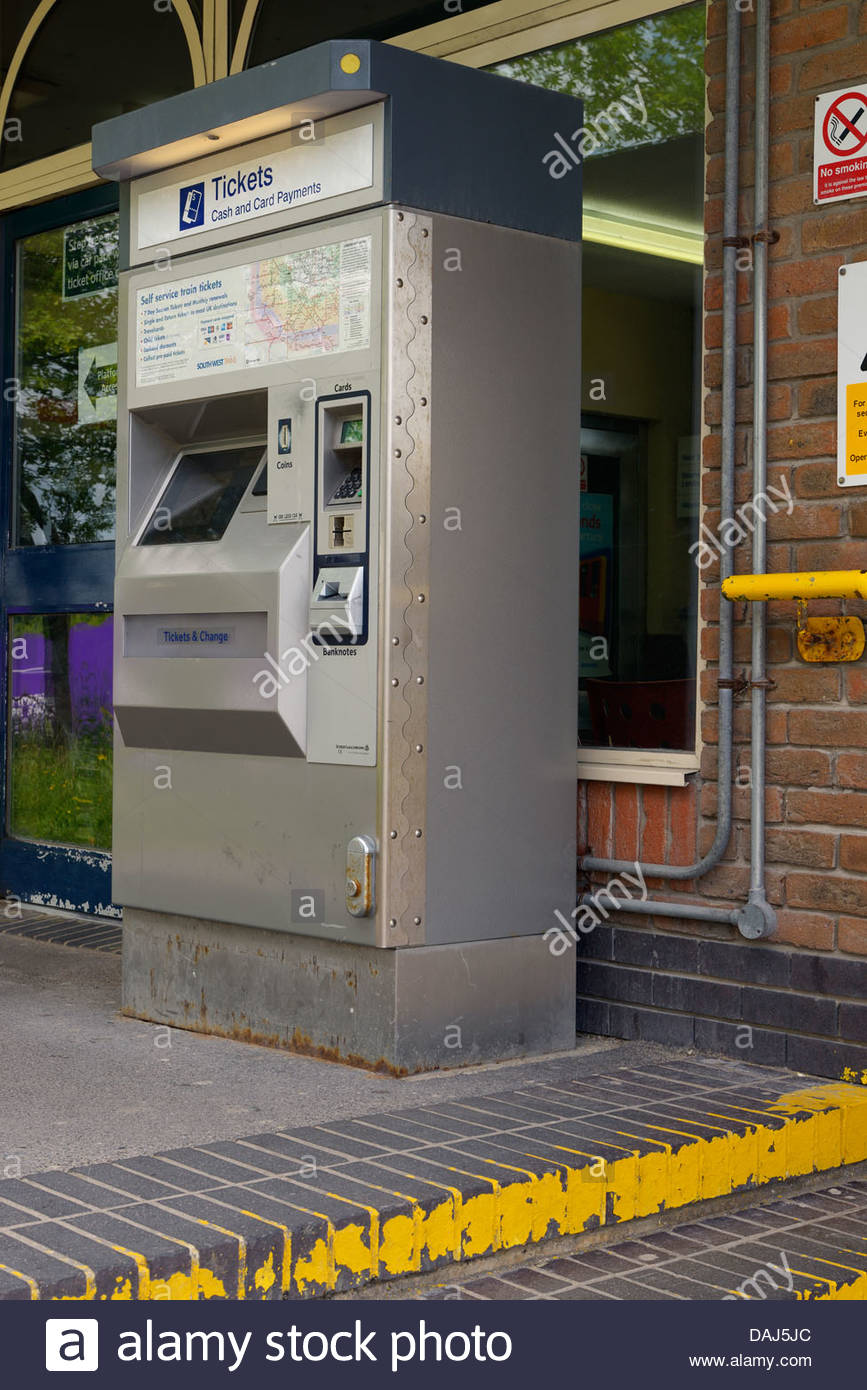 Ticket Machine Signs High Resolution Stock Photography and Images - Alamy