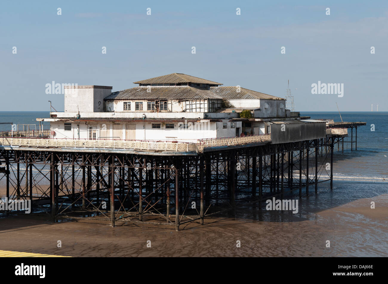 Colwyn bay pier hi-res stock photography and images - Alamy