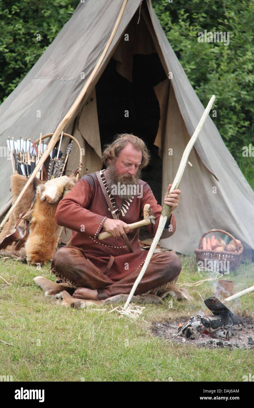 Stone age hunting hi-res stock photography and images - Alamy