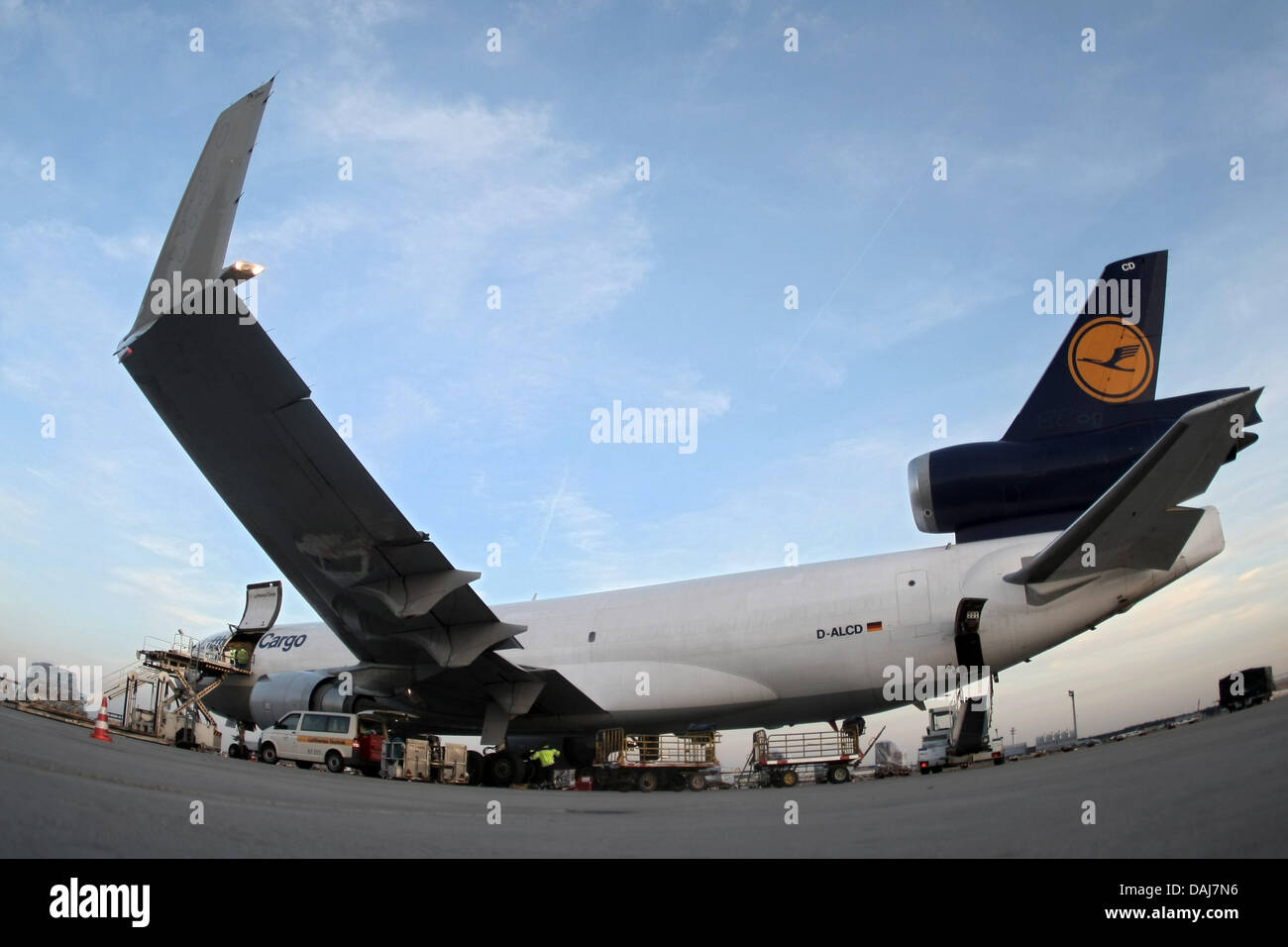 The picture shows relief supplies being loaded into a Lufthansa cargo ...