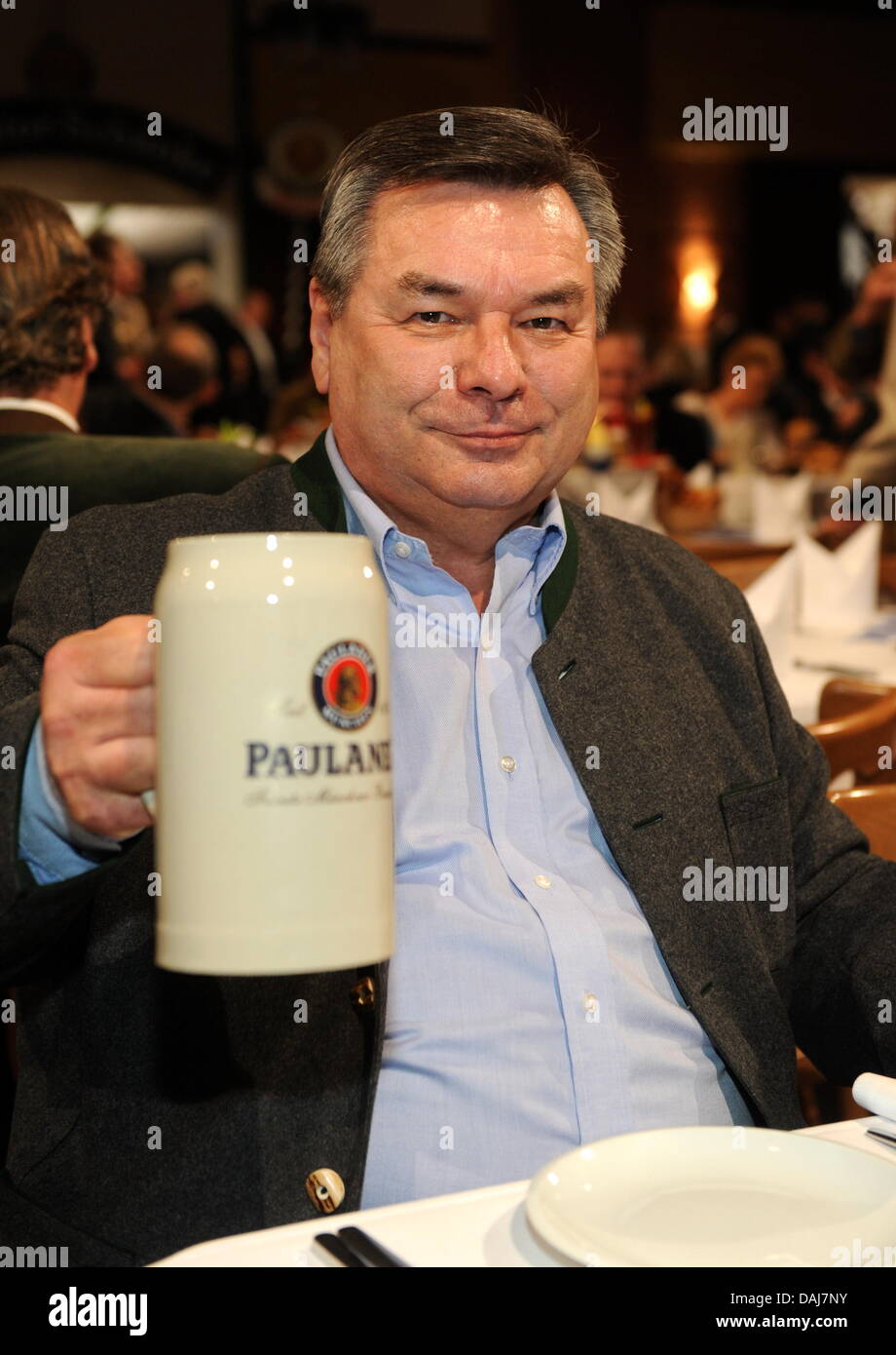 TV presenter Waldemar Hartmann attends the traditional 'Politician's ...
