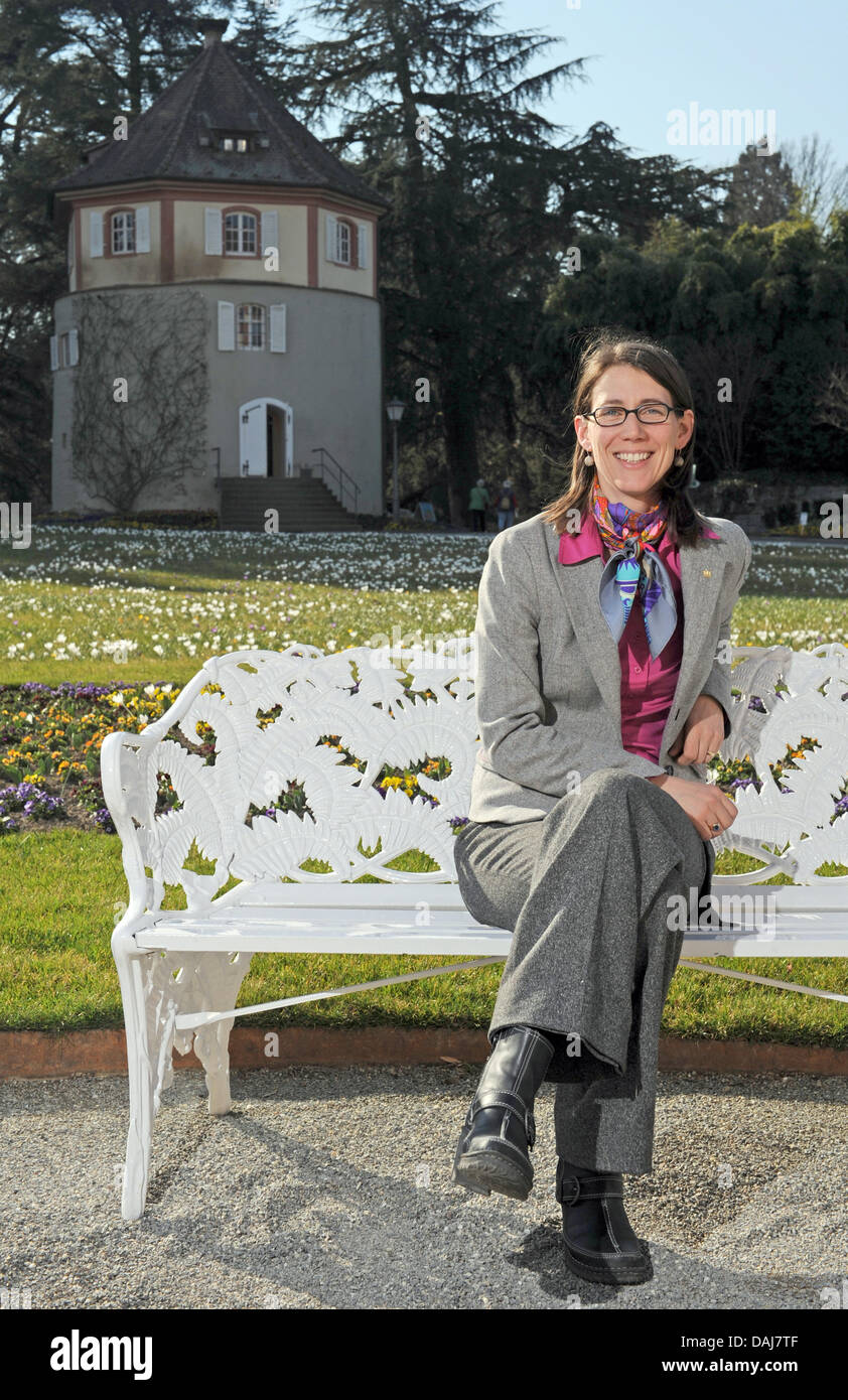 Countess Bettina Bernadotte poses for photographers at the island ...