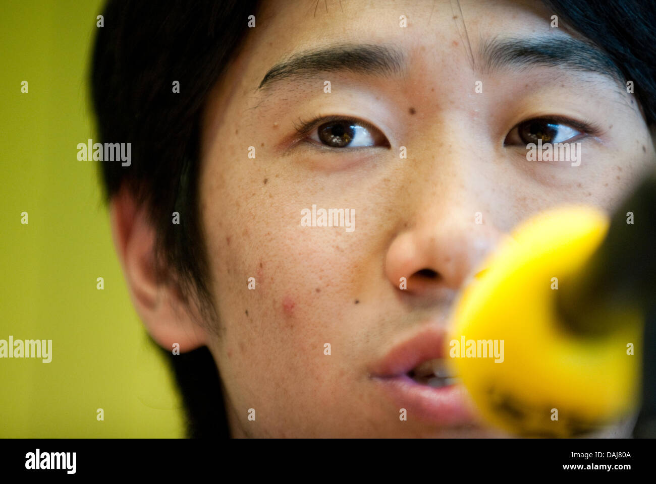 The picture shows the Japanese soccer player Shinji Kagawa at a press ...