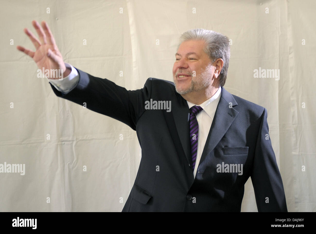 The picture shows the acting Prime Minister of the state of Rhineland ...