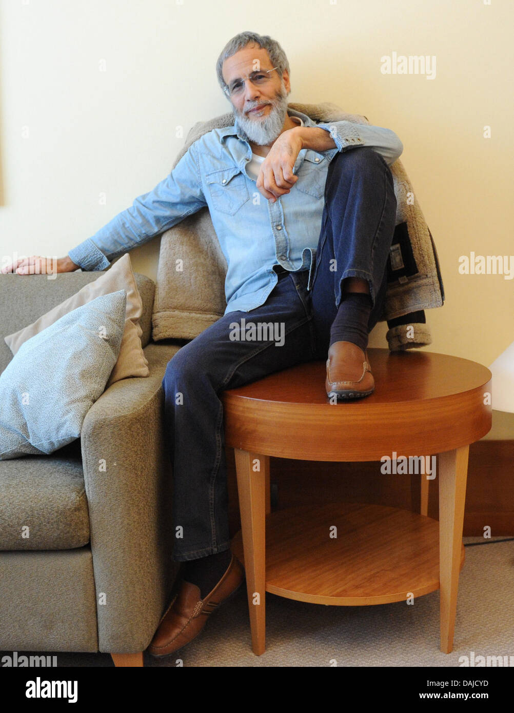 Cat bus room hi-res stock photography and images - Alamy