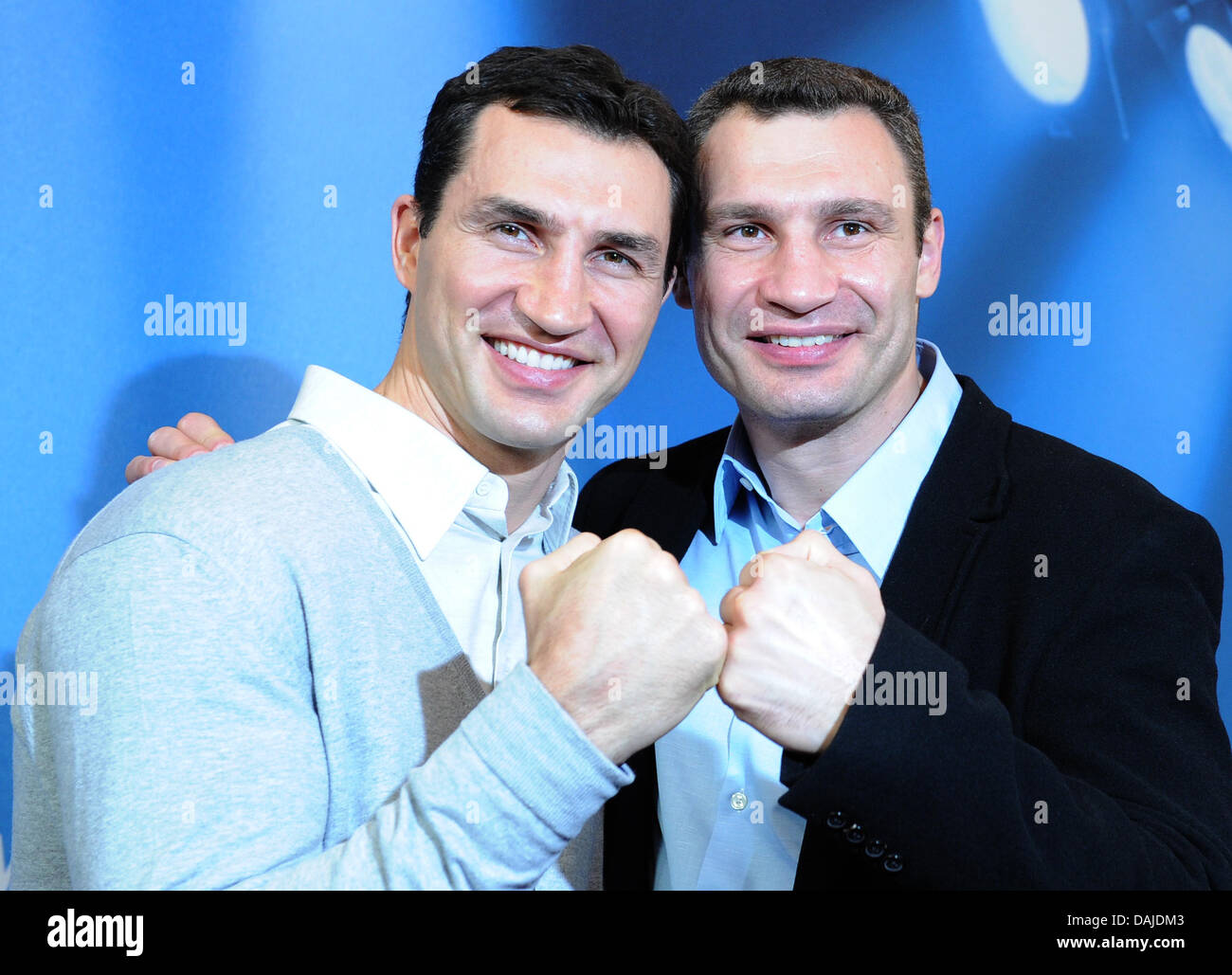 The brothers Vladimir (L) and Vitali Klitschko pose for the camera ...