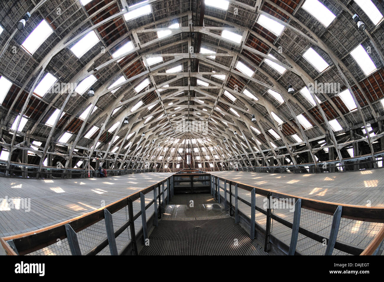 Dockyard slipway hi-res stock photography and images - Alamy