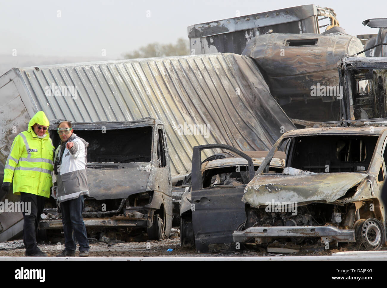 Burned lorries hi-res stock photography and images - Alamy