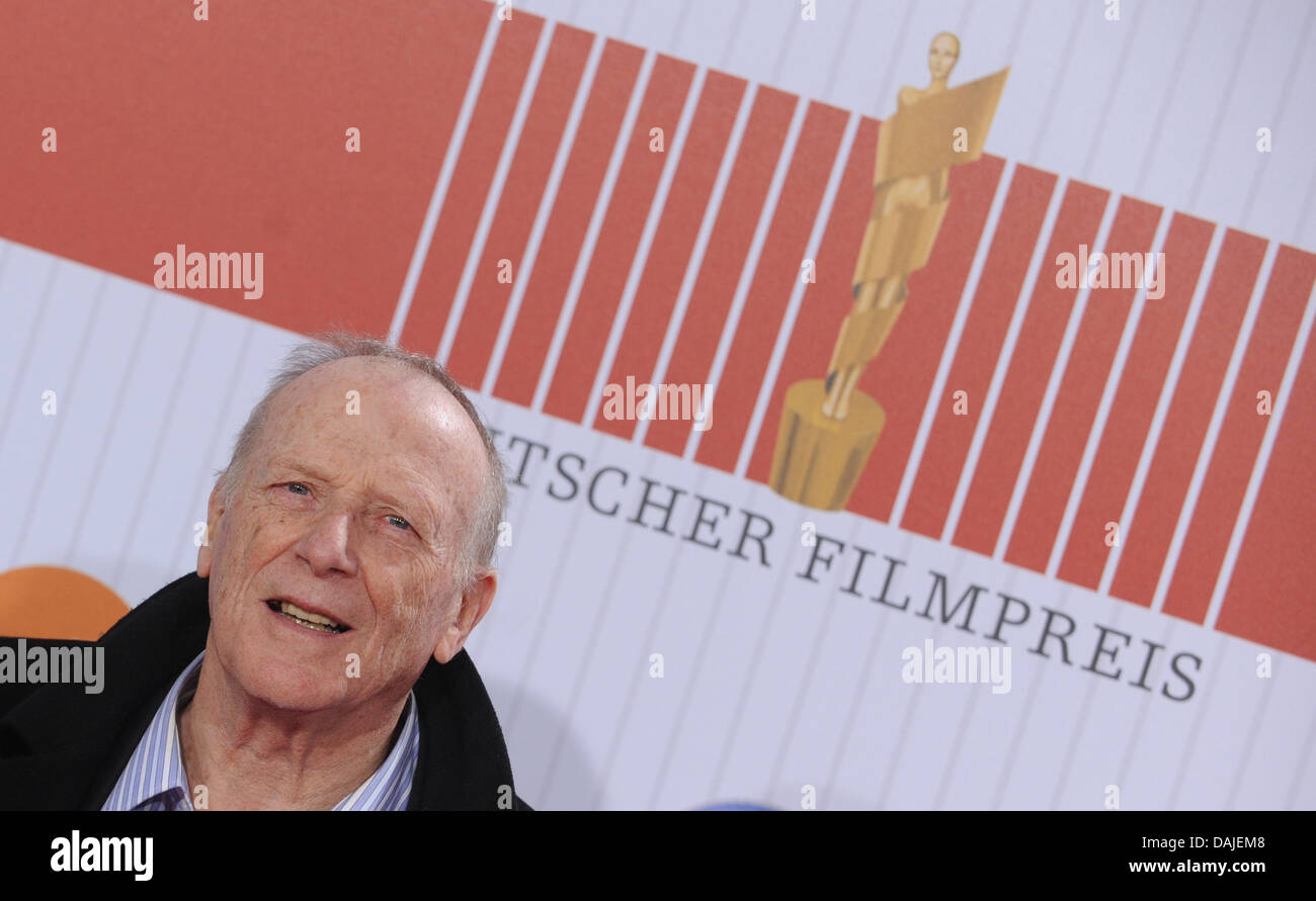 German film director Wolfgang Kohlhaase arrives for the award ceremony ...