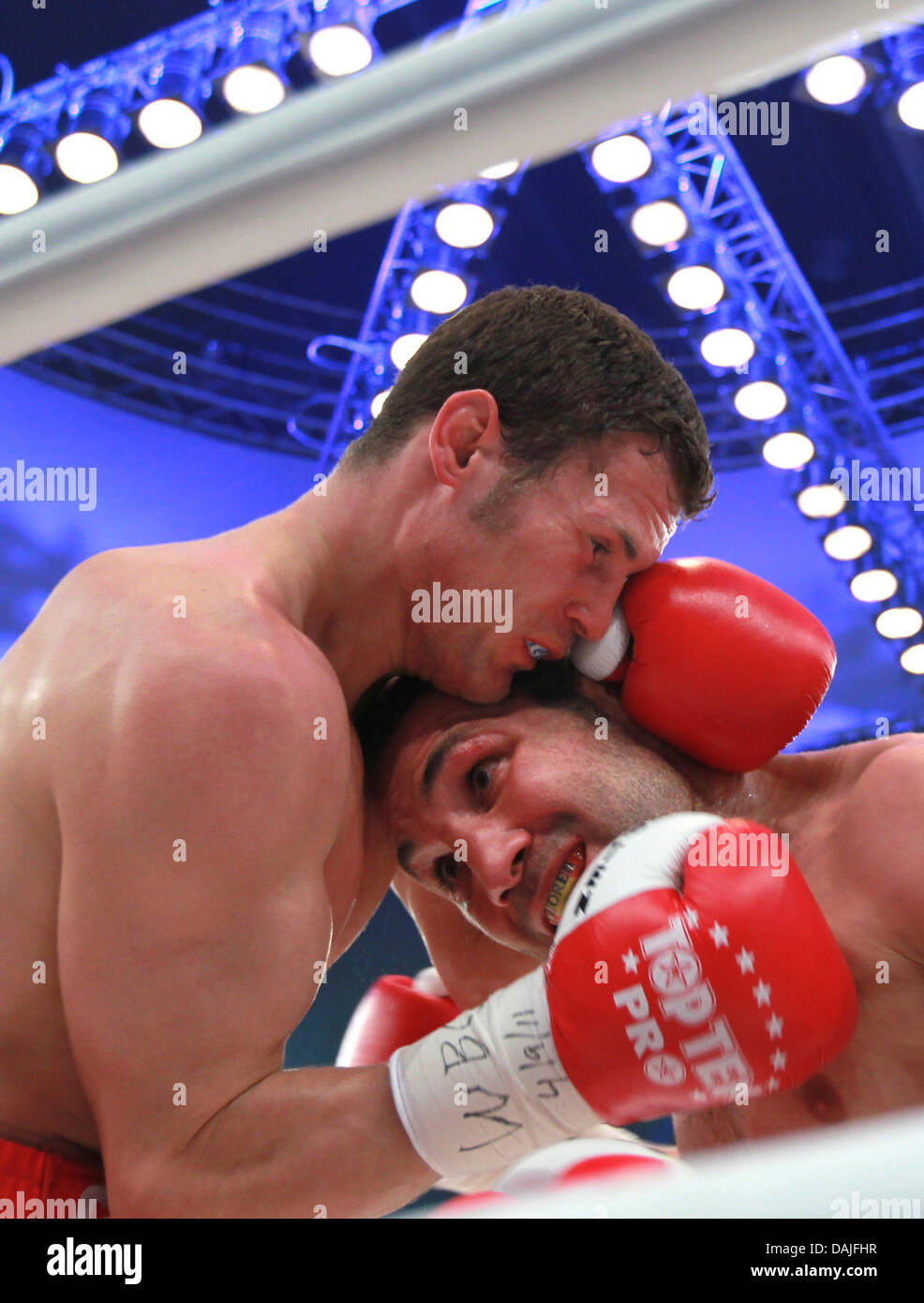 German boxer Robert Stieglitz (L) fights Armenia's Khoren Gevor for the ...