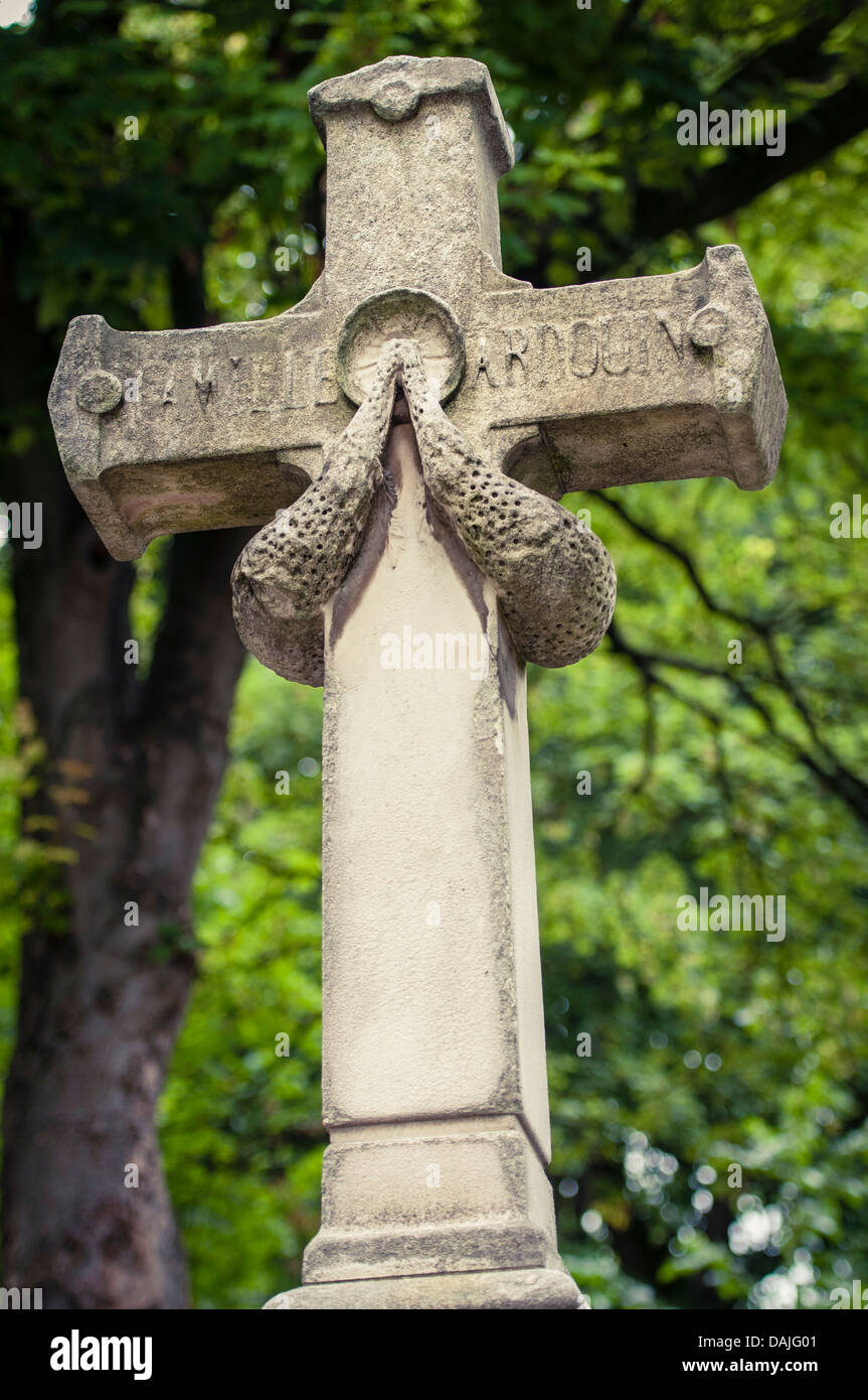 French headstone cross hi-res stock photography and images - Alamy