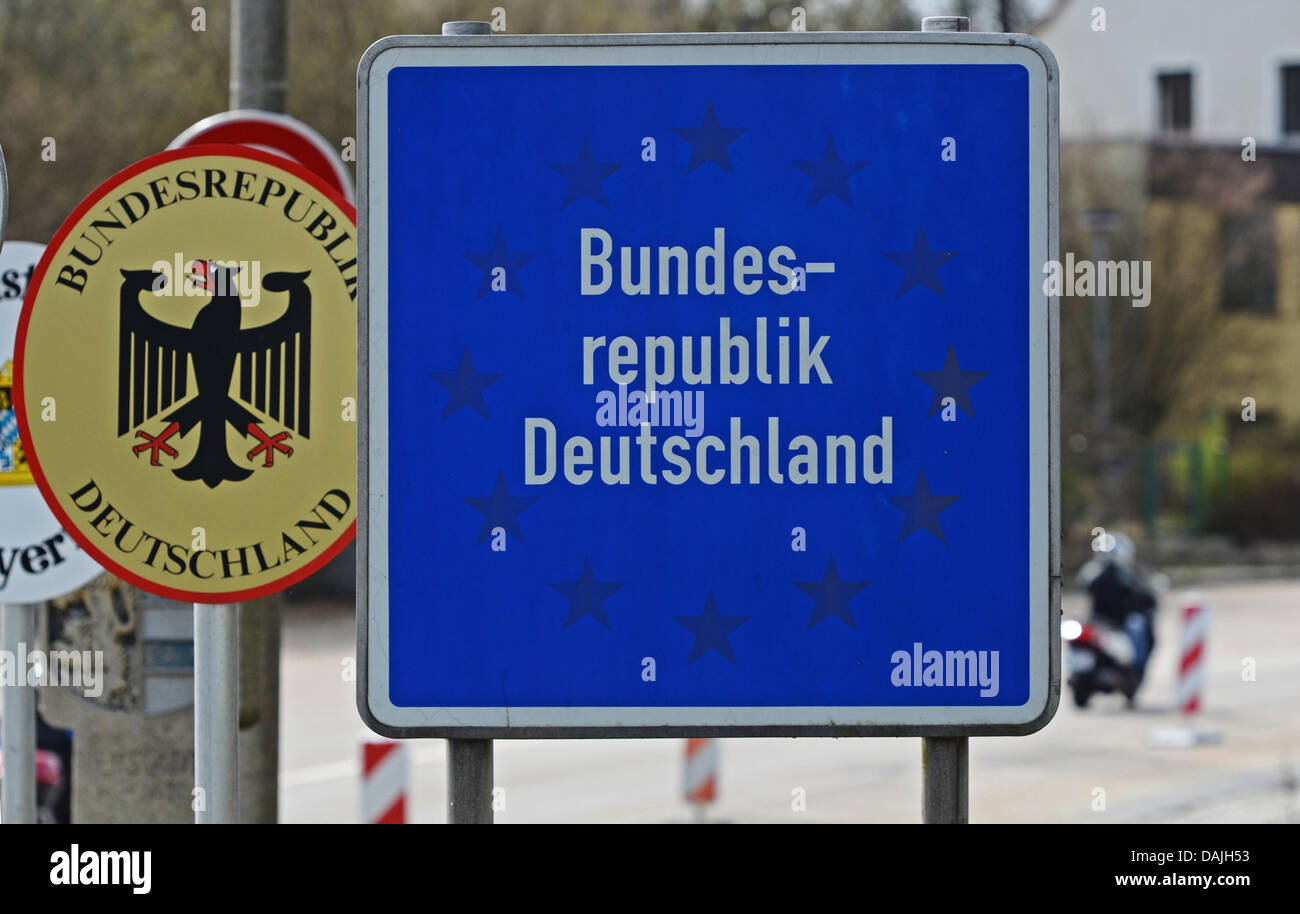 Border signs hi-res stock photography and images - Alamy