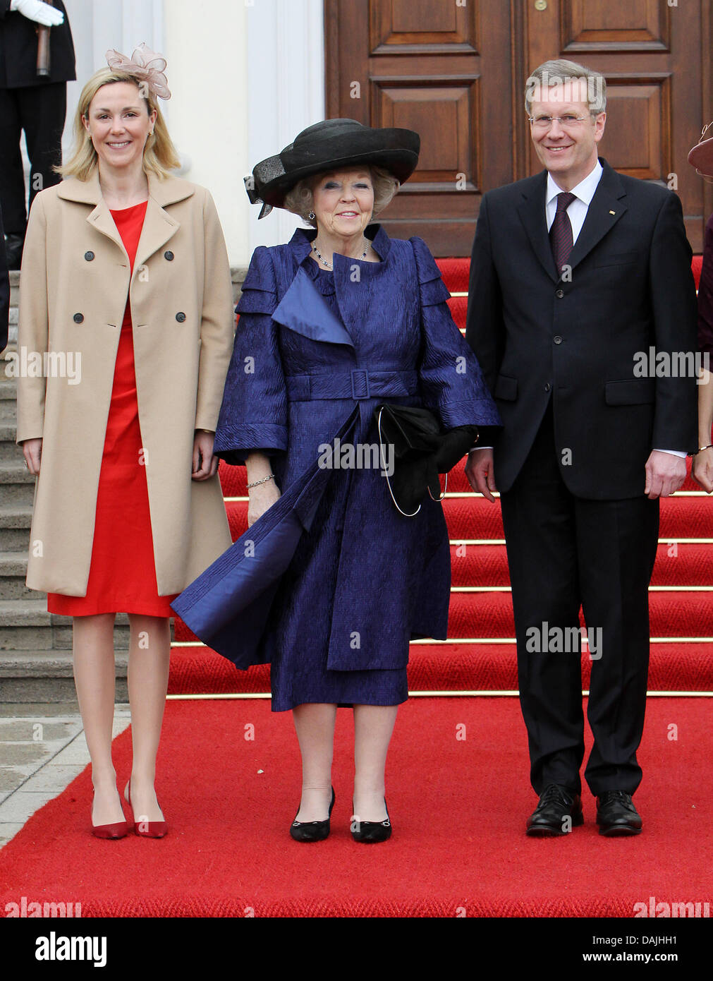 Queen Beatrix of the Netherlands attends the welcome ceremony of German ...