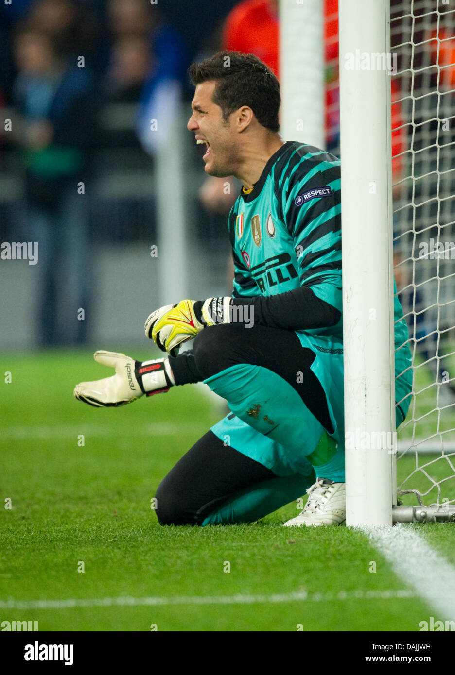 Inter milan goalkeeper julio cesar hi-res stock photography and images ...