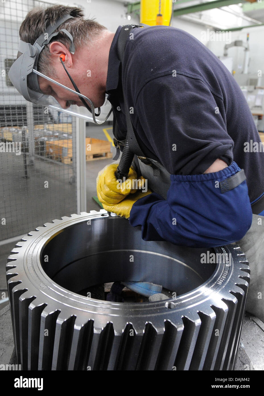 Spur gears hi-res stock photography and images - Alamy