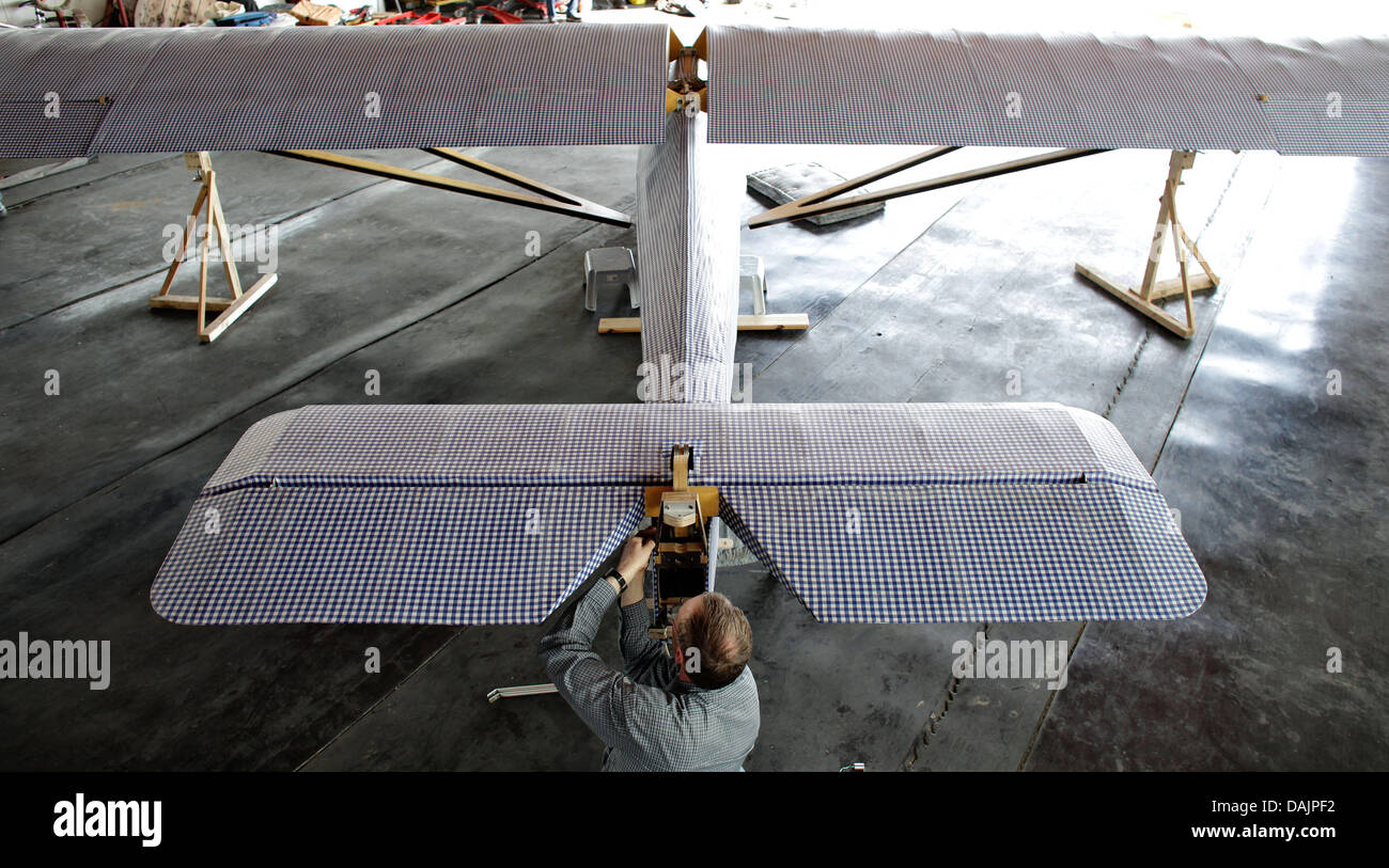 Members of Flugwelt Altenburg Nobitz e.V. assemble a replica of the ...