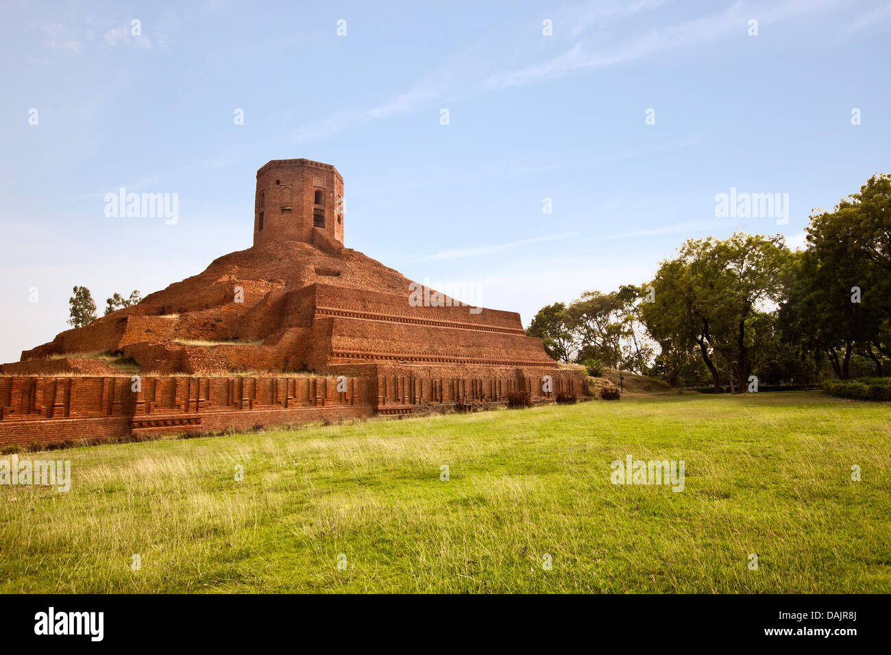 Chaukhandi stupa sarnath uttar pradesh hi-res stock photography and ...