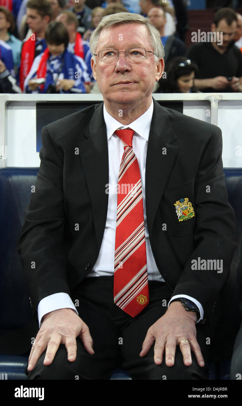Manchester's headcoach Sir Alex Ferguson reacts during their UEFA ...