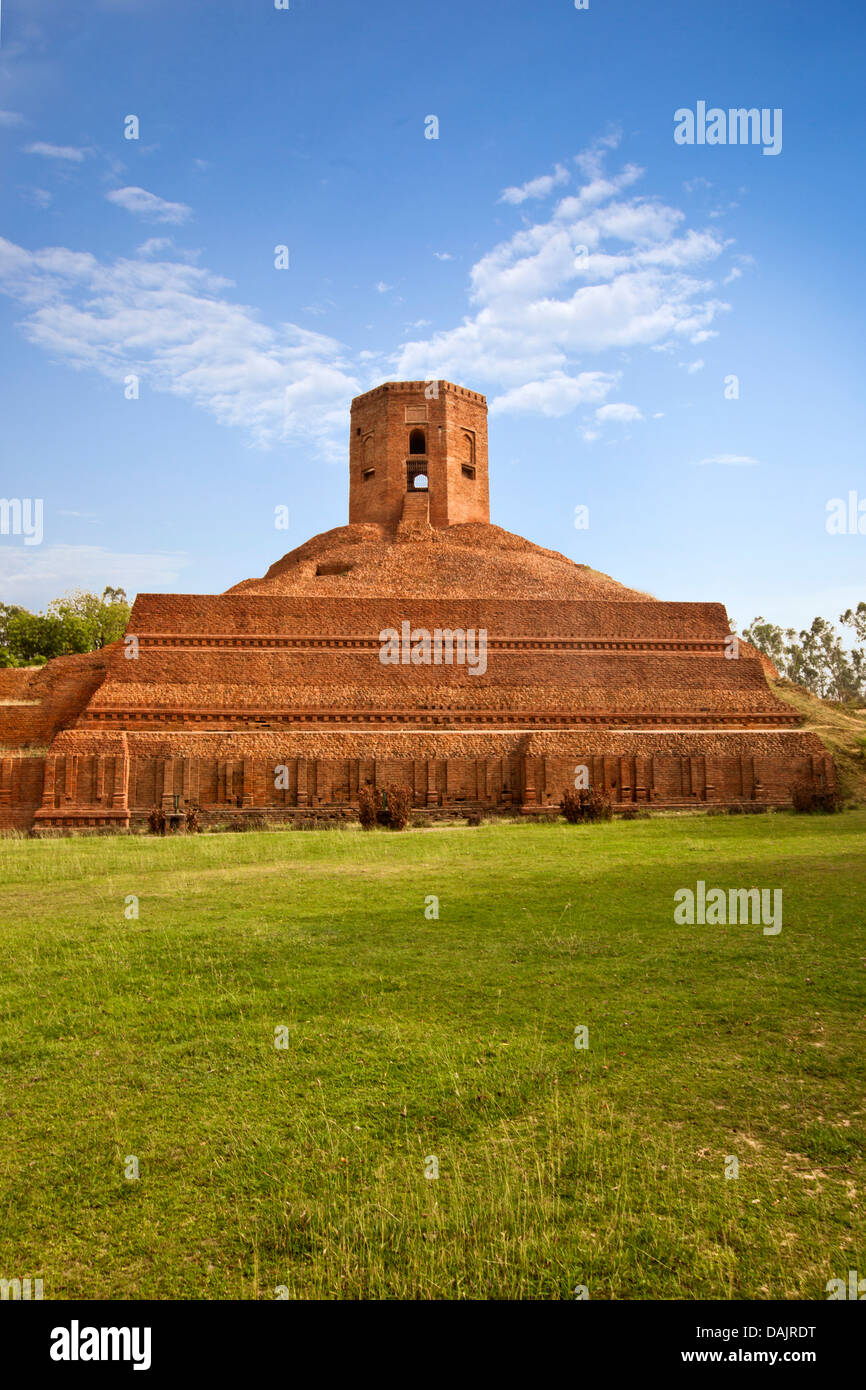 Ruins of Buddhist stupa, Chaukhandi Stupa, Sarnath, Varanasi, Uttar ...