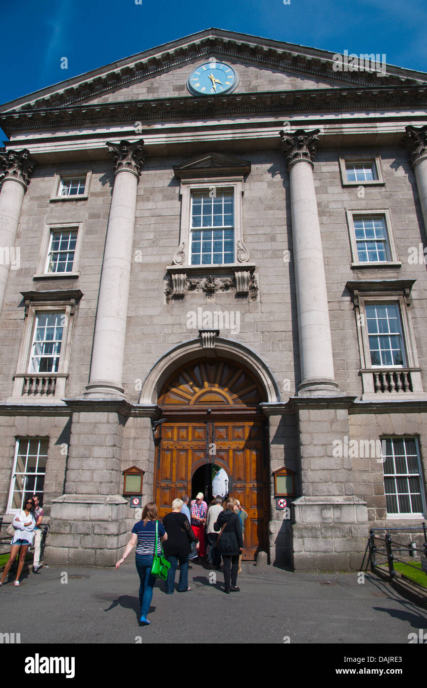 Trinity college dublin gate hi-res stock photography and images - Alamy