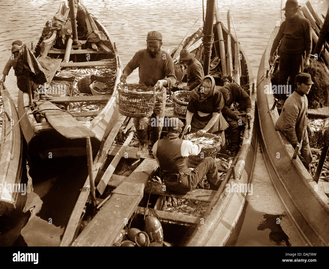 Fishwives fishing fishermen hi-res stock photography and images - Alamy