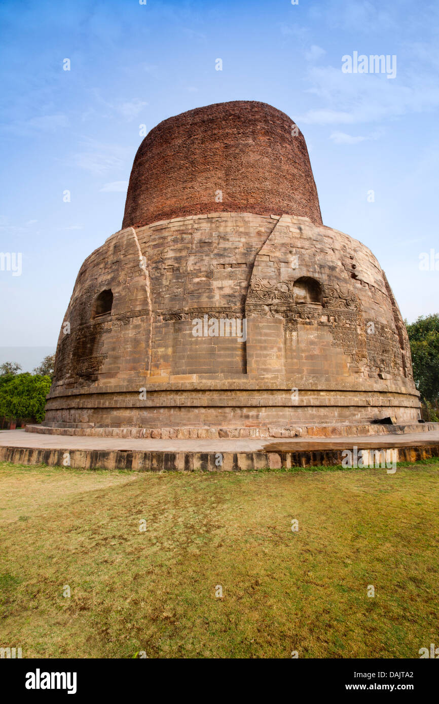 Buddhist Stupa, Dhamek Stupa, Sarnath, Varanasi, Uttar Pradesh, India ...
