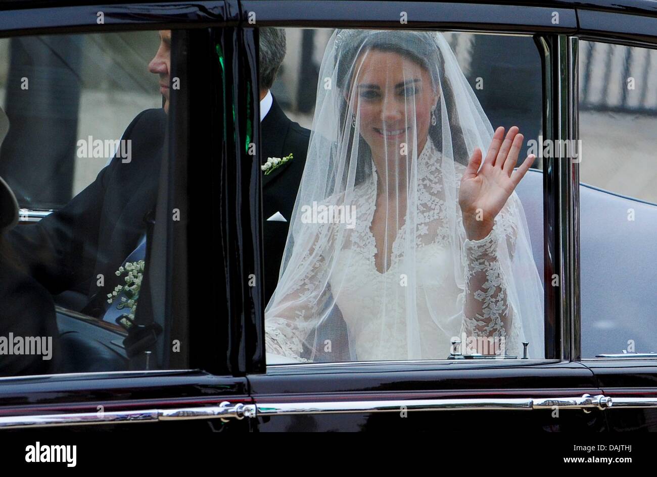 The bride Kate Middleton and her father Michael Middleton on their way ...