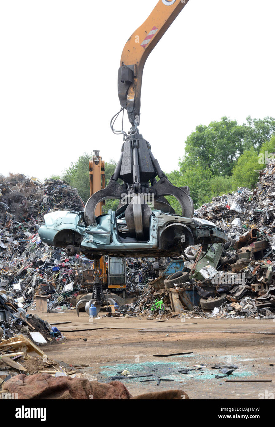 Crushed car hi-res stock photography and images - Alamy