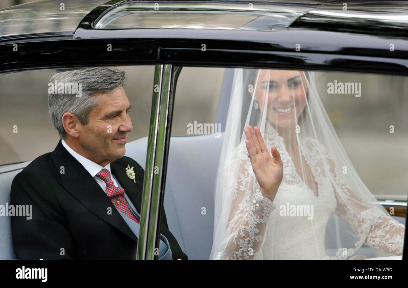 Kate Middleton Her Father Michael Middleton Arrive At Westminster Abbey ...