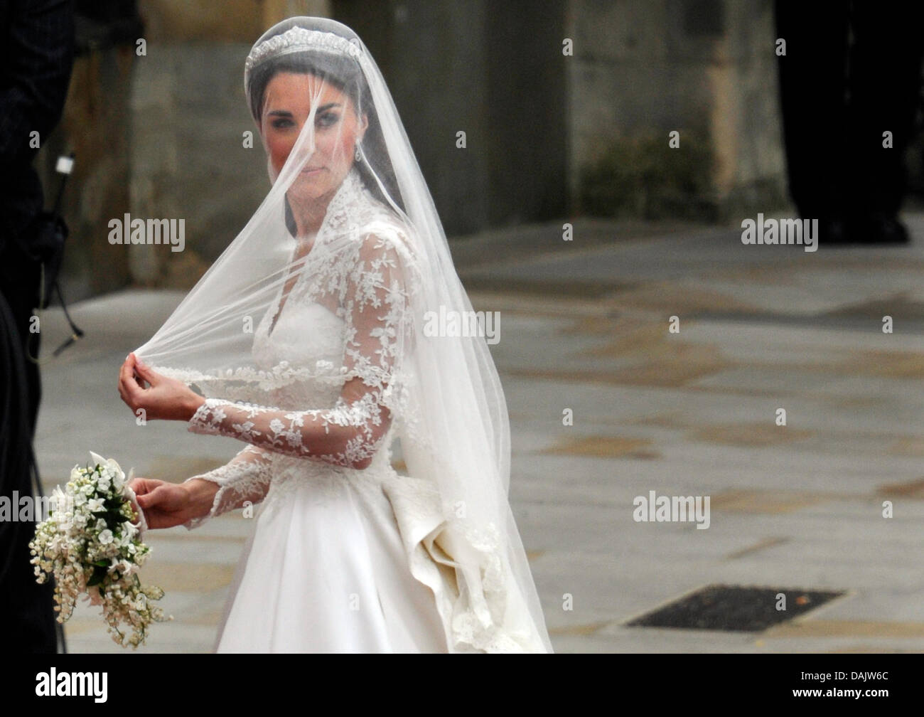 The bride Kate Middleton arrives at Westminster Abbey for her wedding ...