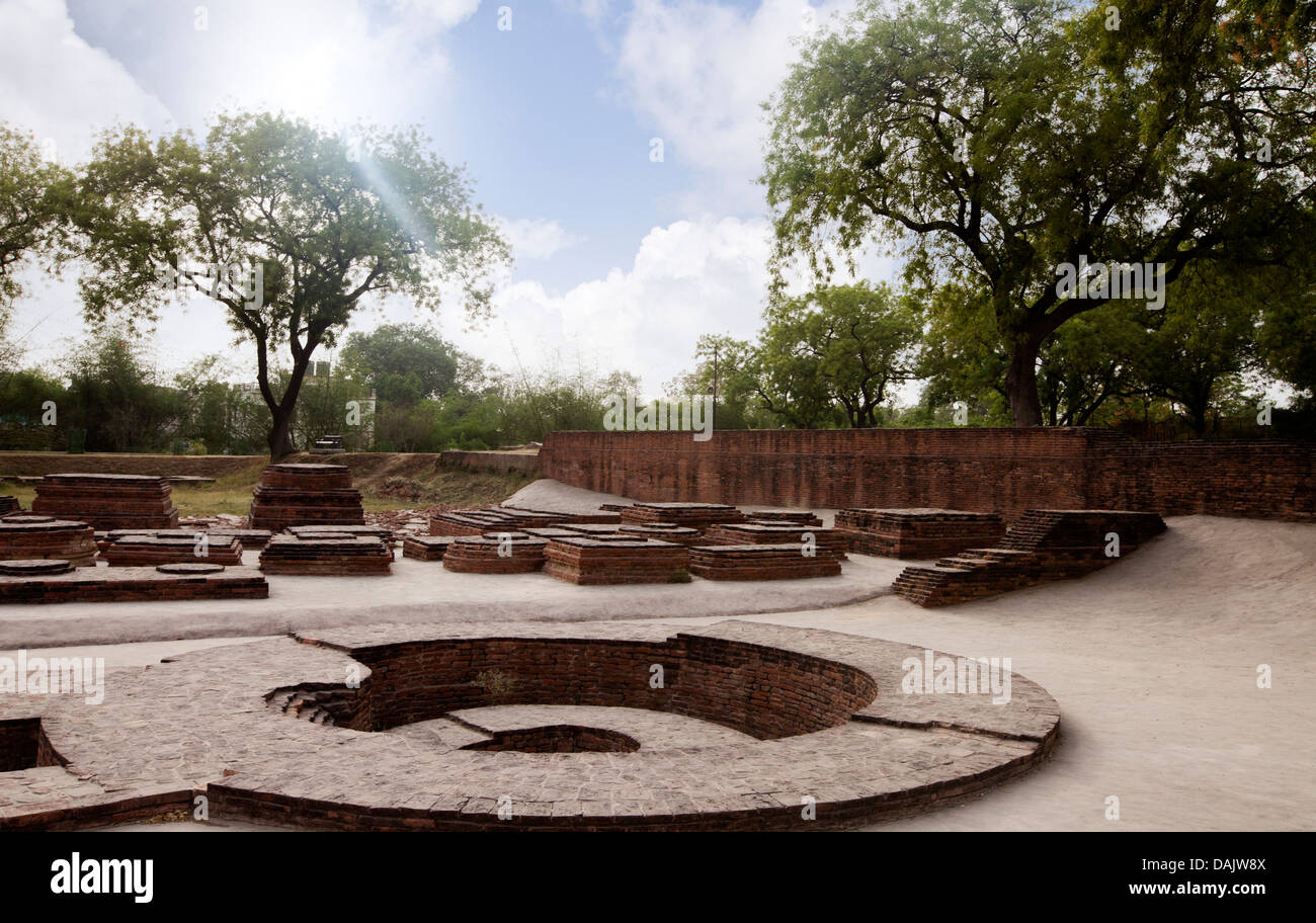 Mini Stupas at archaeological site, Manauti Stupa, Sarnath, Varanasi ...