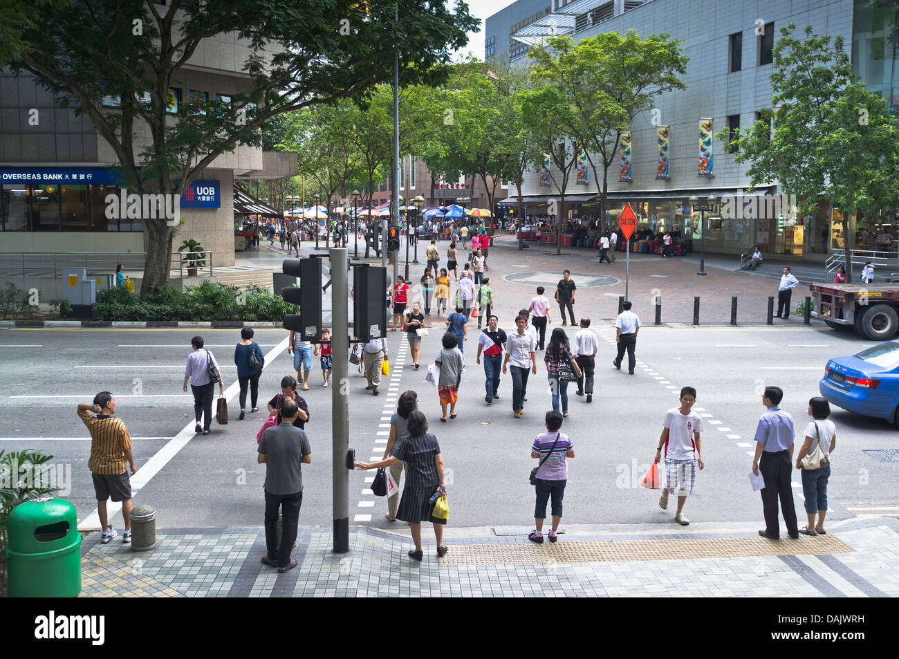 dh ROCHOR ROAD SINGAPORE Singaporean people at pedestrian road crossing ...