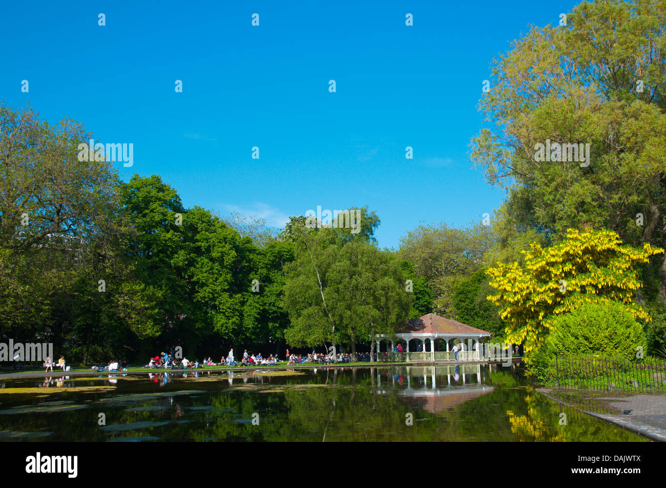 St stephens green dublin hi-res stock photography and images - Alamy